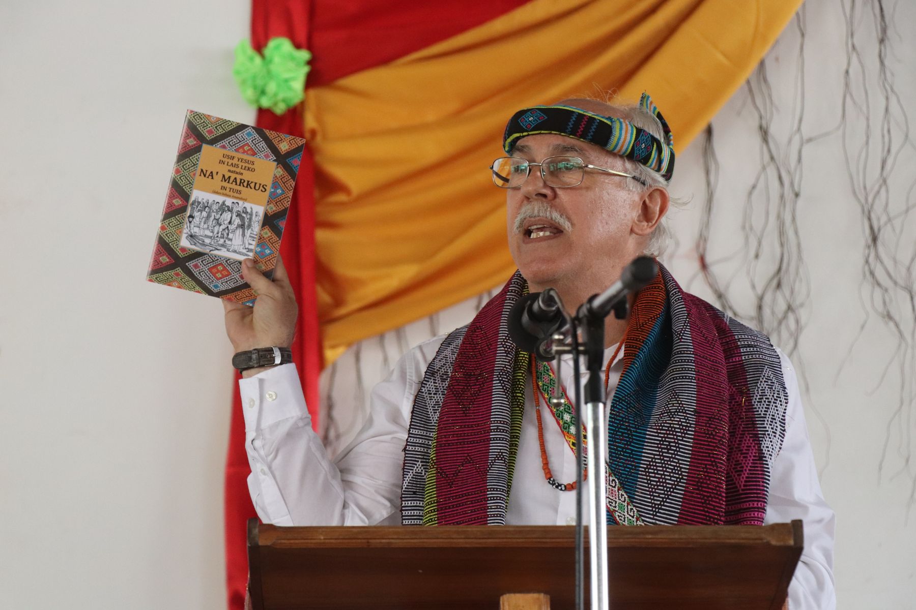 Unit Bahasa dan Budaya GMIT Luncurkan Injil Markus Bahasa Timor ...